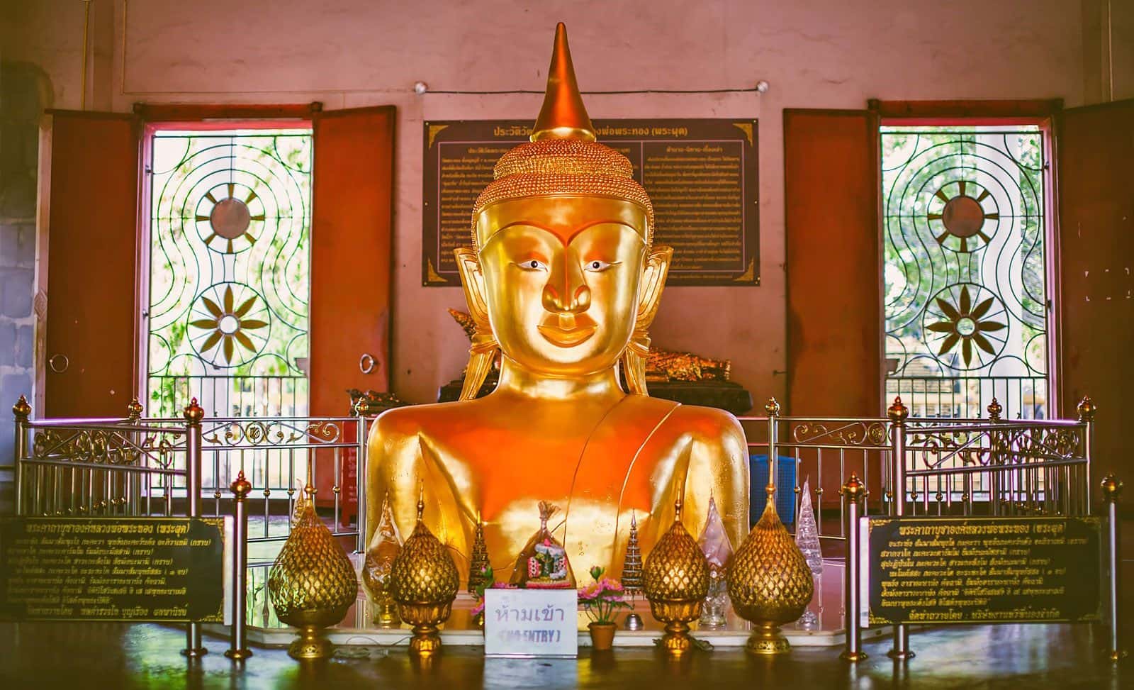 Phra Thong Temple (Wat Phra Phut)
